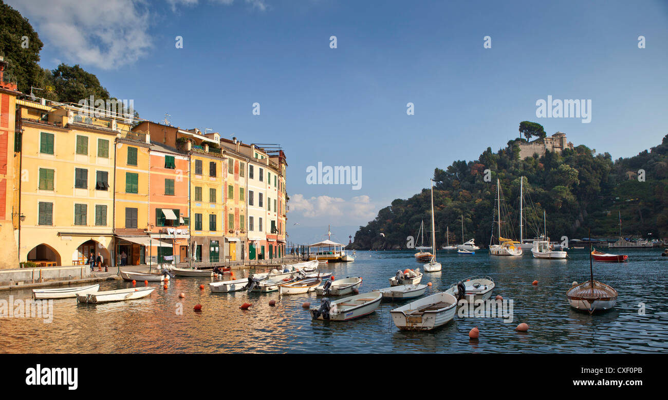 Colorful buildings italy hi-res stock photography and images - Alamy