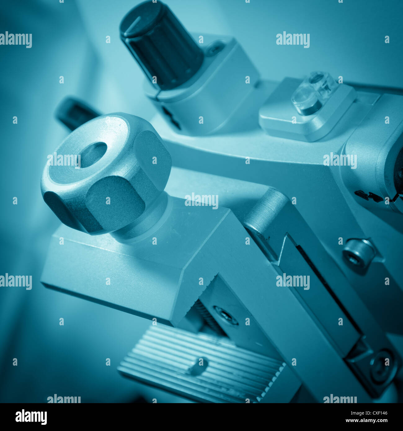 Thin semiautomatic microtome hi-res stock photography and images - Alamy