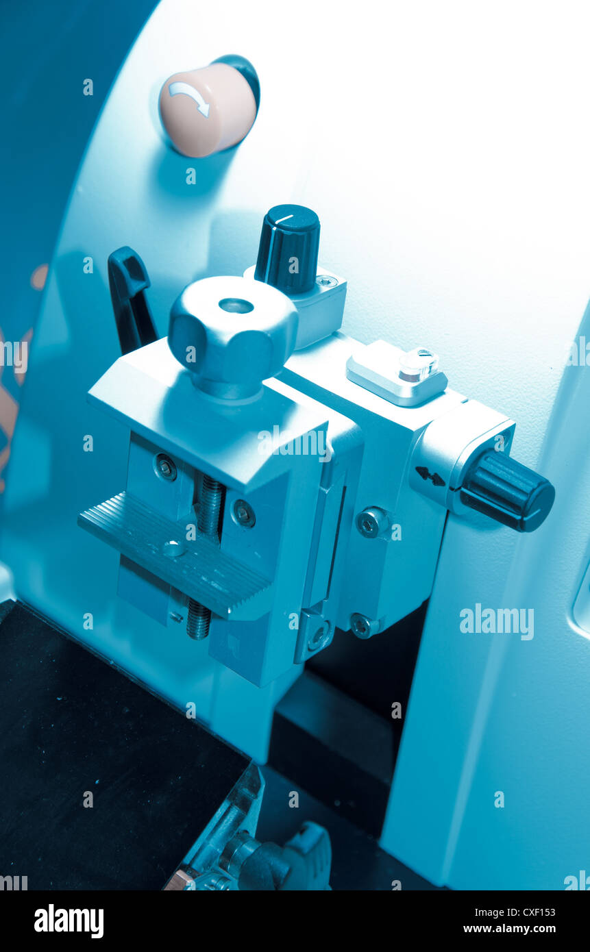 Thin semiautomatic microtome hi-res stock photography and images - Alamy