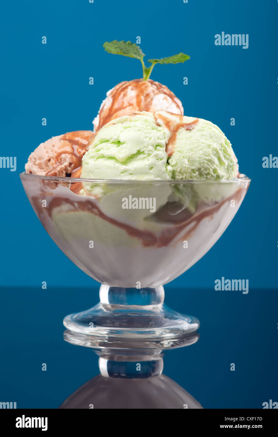 ice cream in a glass vase Stock Photo - Alamy