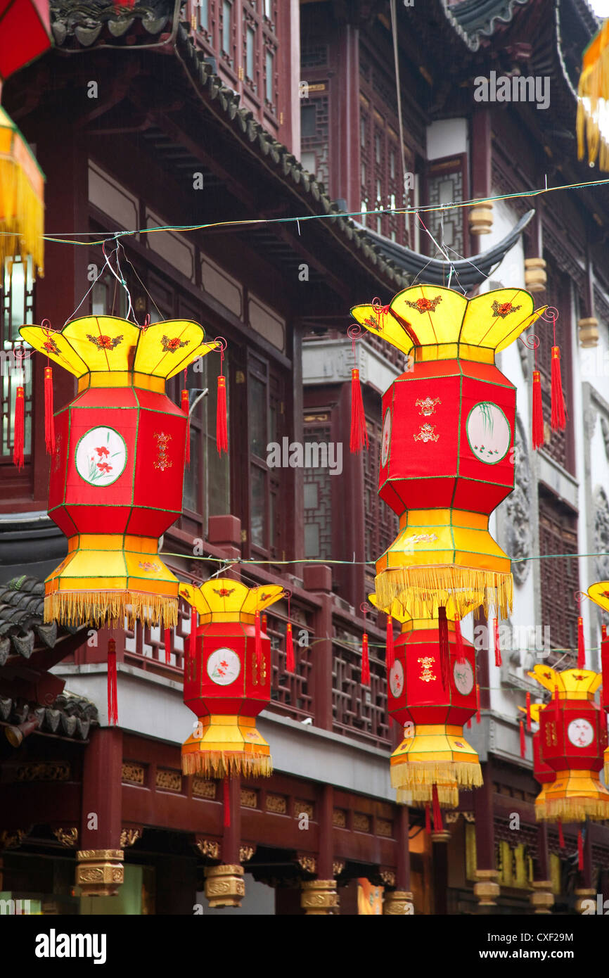 Traditional decorations in Shanghai Stock Photo - Alamy