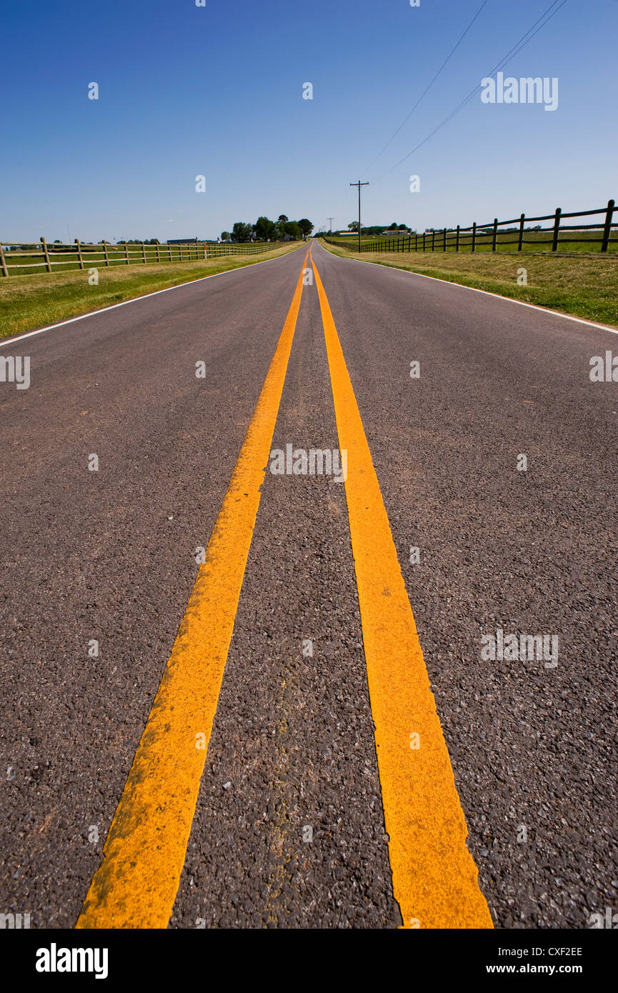 Highway farm hi-res stock photography and images - Alamy
