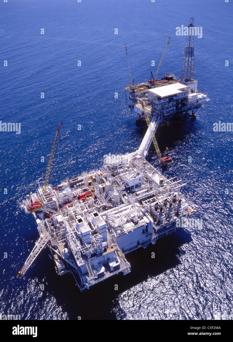 Aerial of oil drilling rig platform hi-res stock photography and images ...