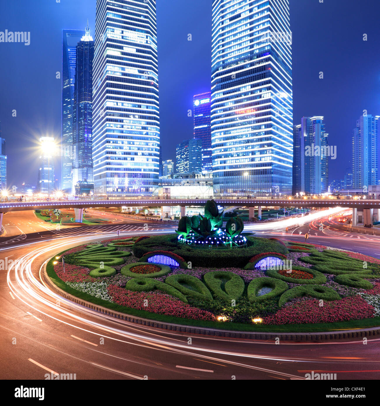 Shanghai night hi-res stock photography and images - Alamy