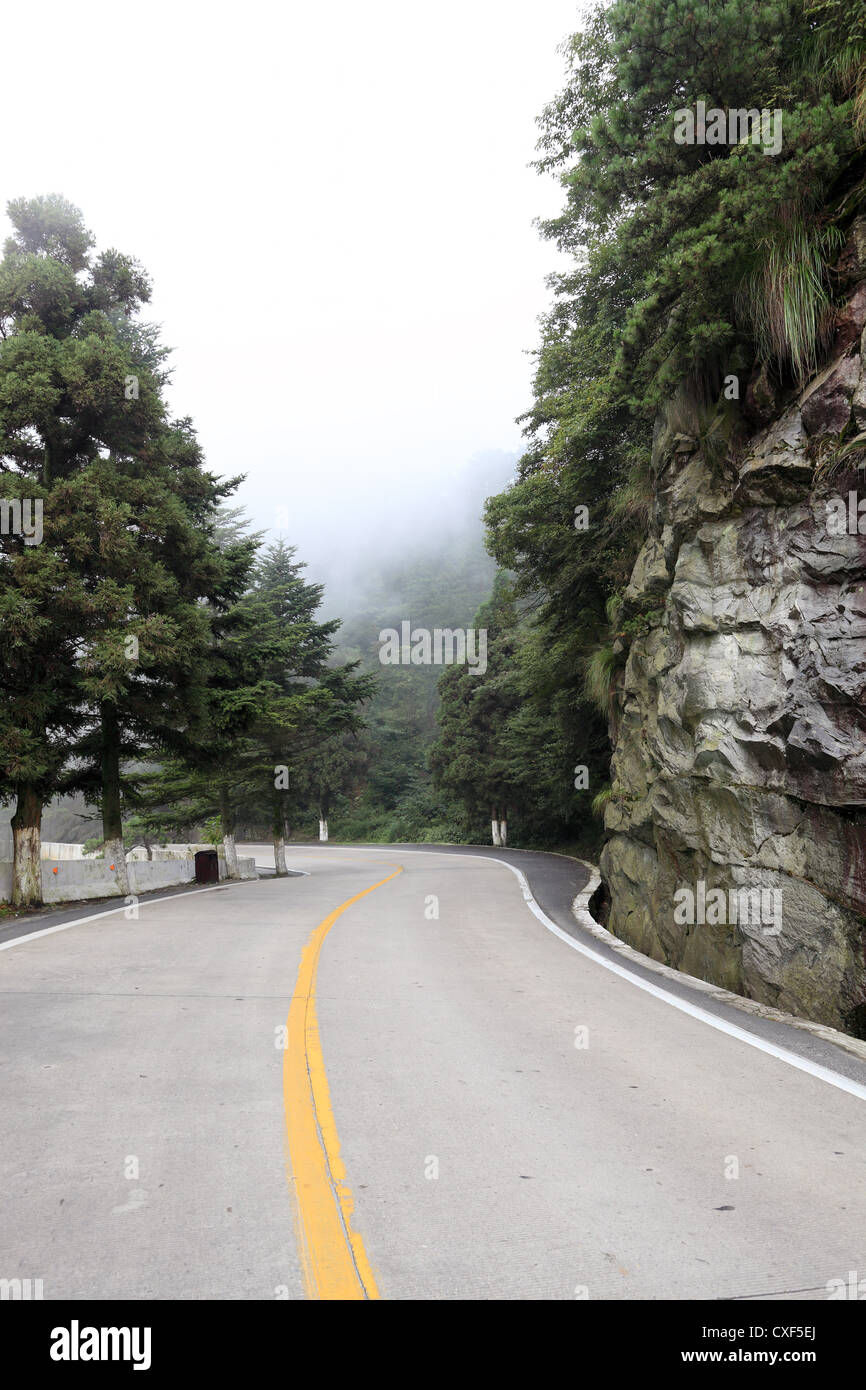 Hill winding road hi-res stock photography and images - Alamy