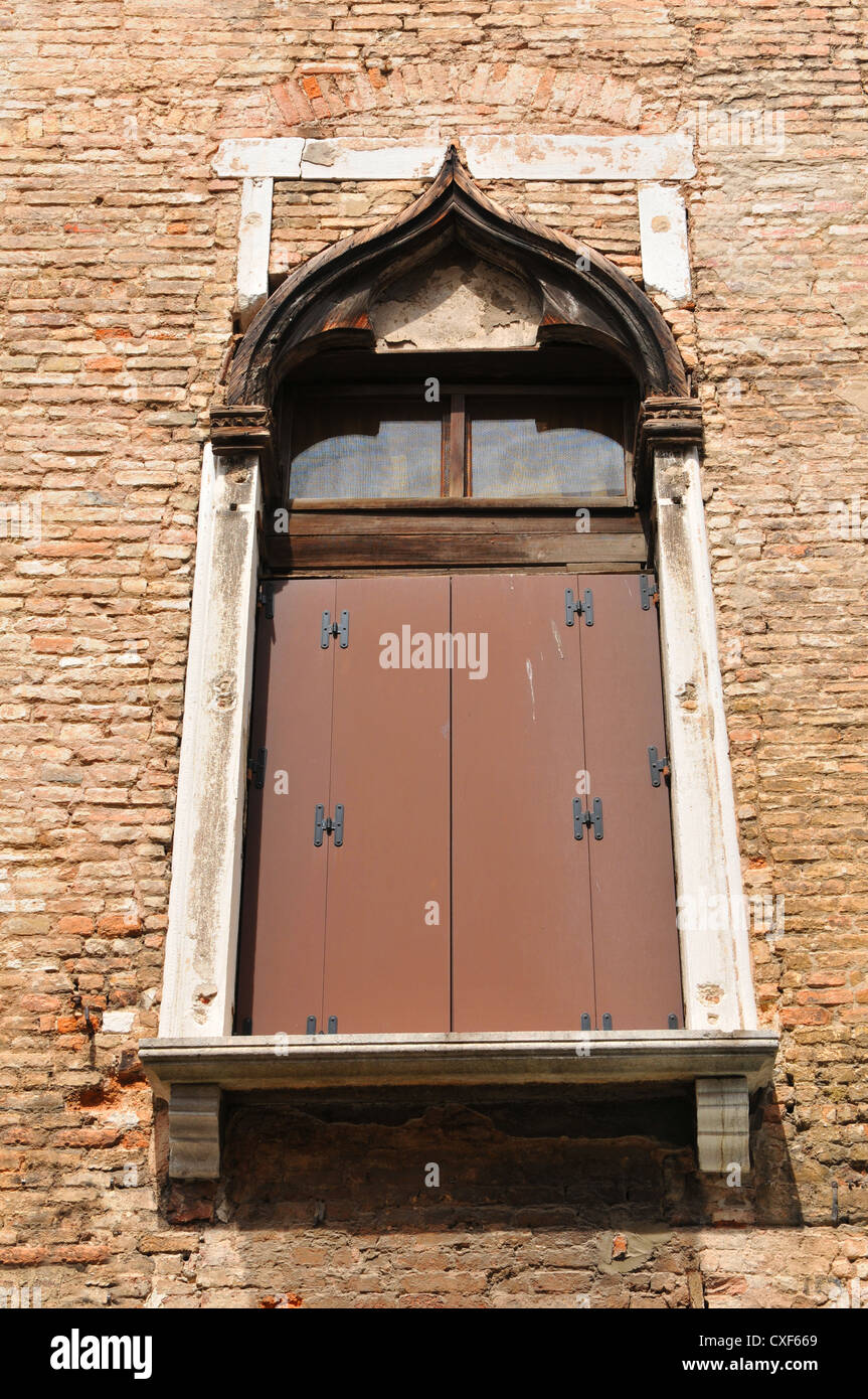 Architectural detail of old window in Venice Stock Photo - Alamy