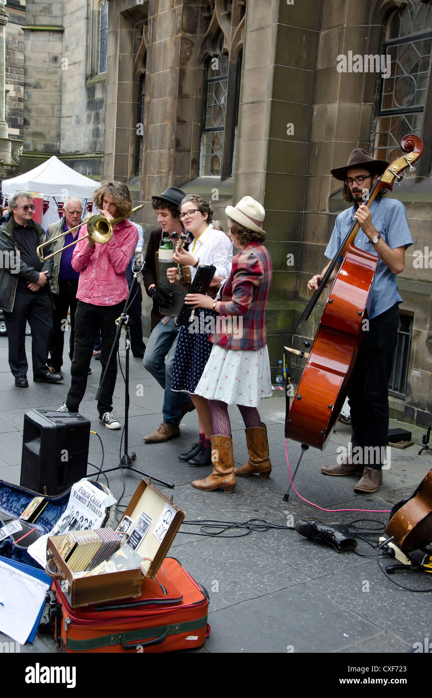 Australian jug band busking during the Edinburgh Festival Fringe ...