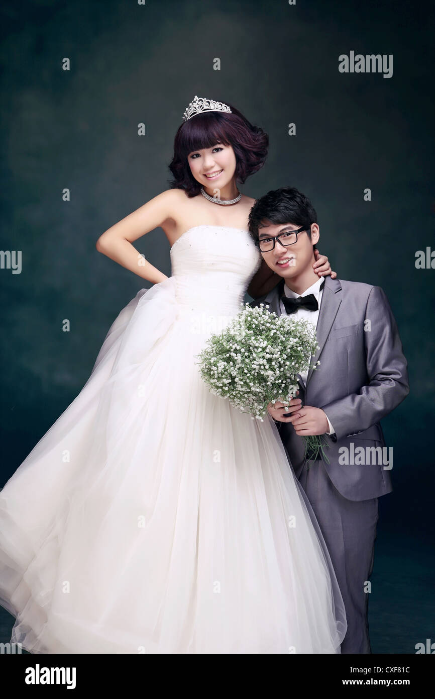 chinese bride and groom Stock Photo - Alamy