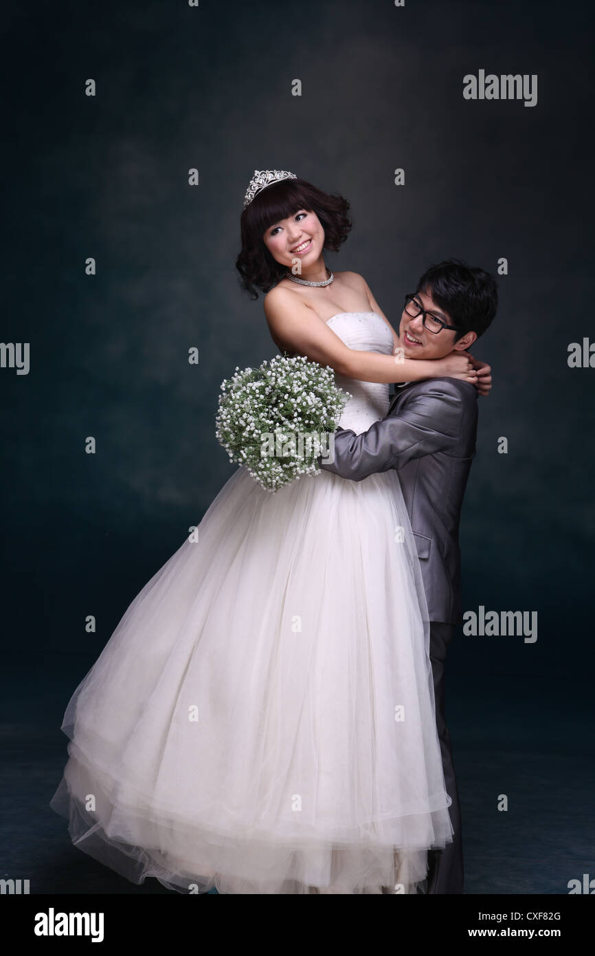 chinese bride and groom Stock Photo - Alamy