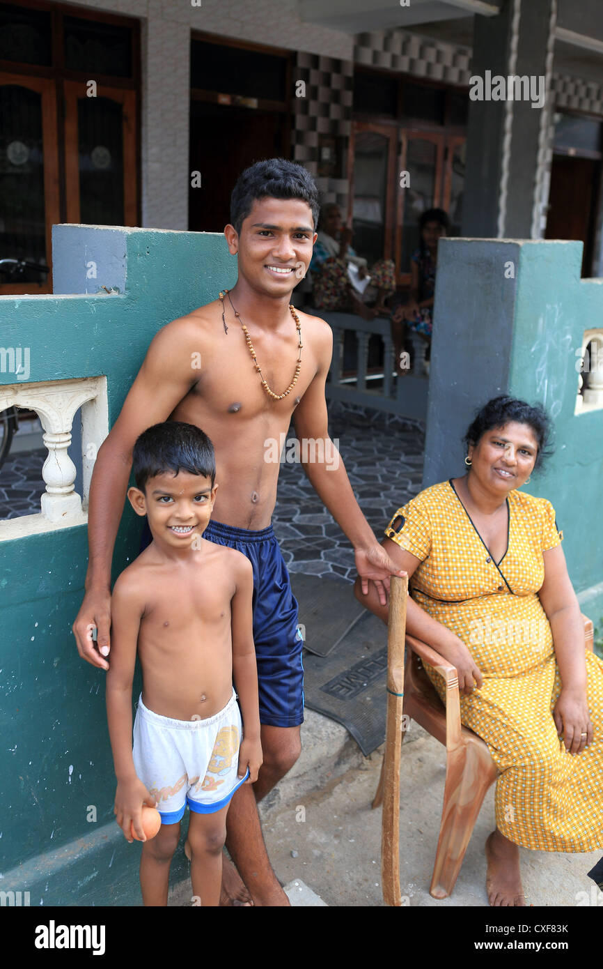 Sri lankan boys hi-res stock photography and images - Alamy