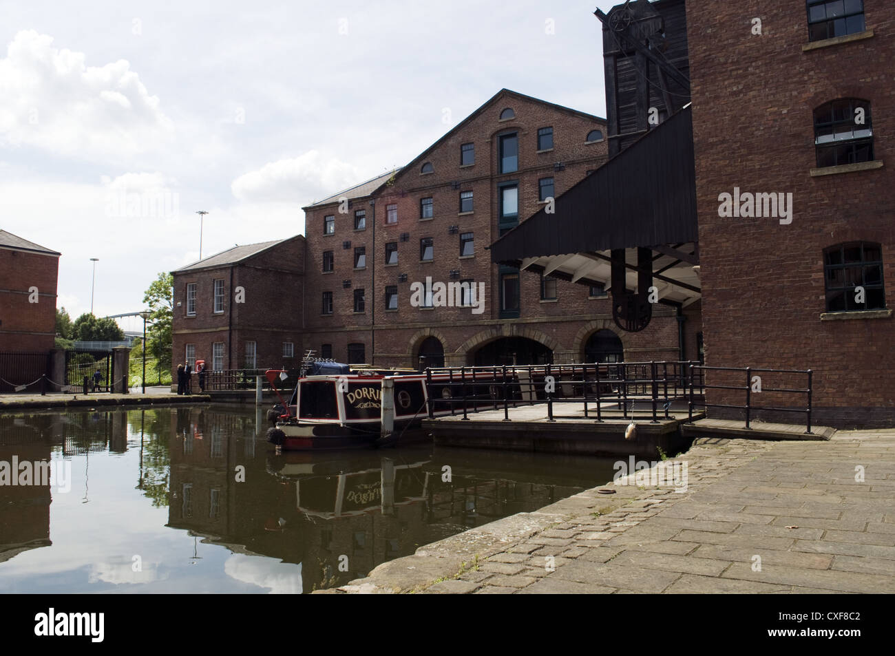 Sheffield canal basin hi-res stock photography and images - Alamy