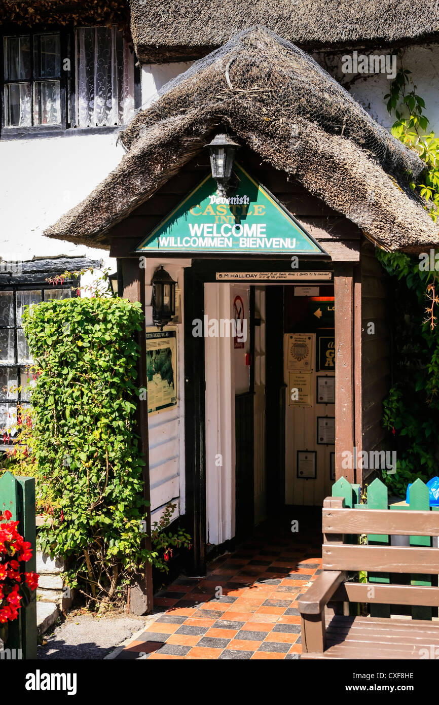 Thatched pub public house country pub thatched roof hi-res stock ...