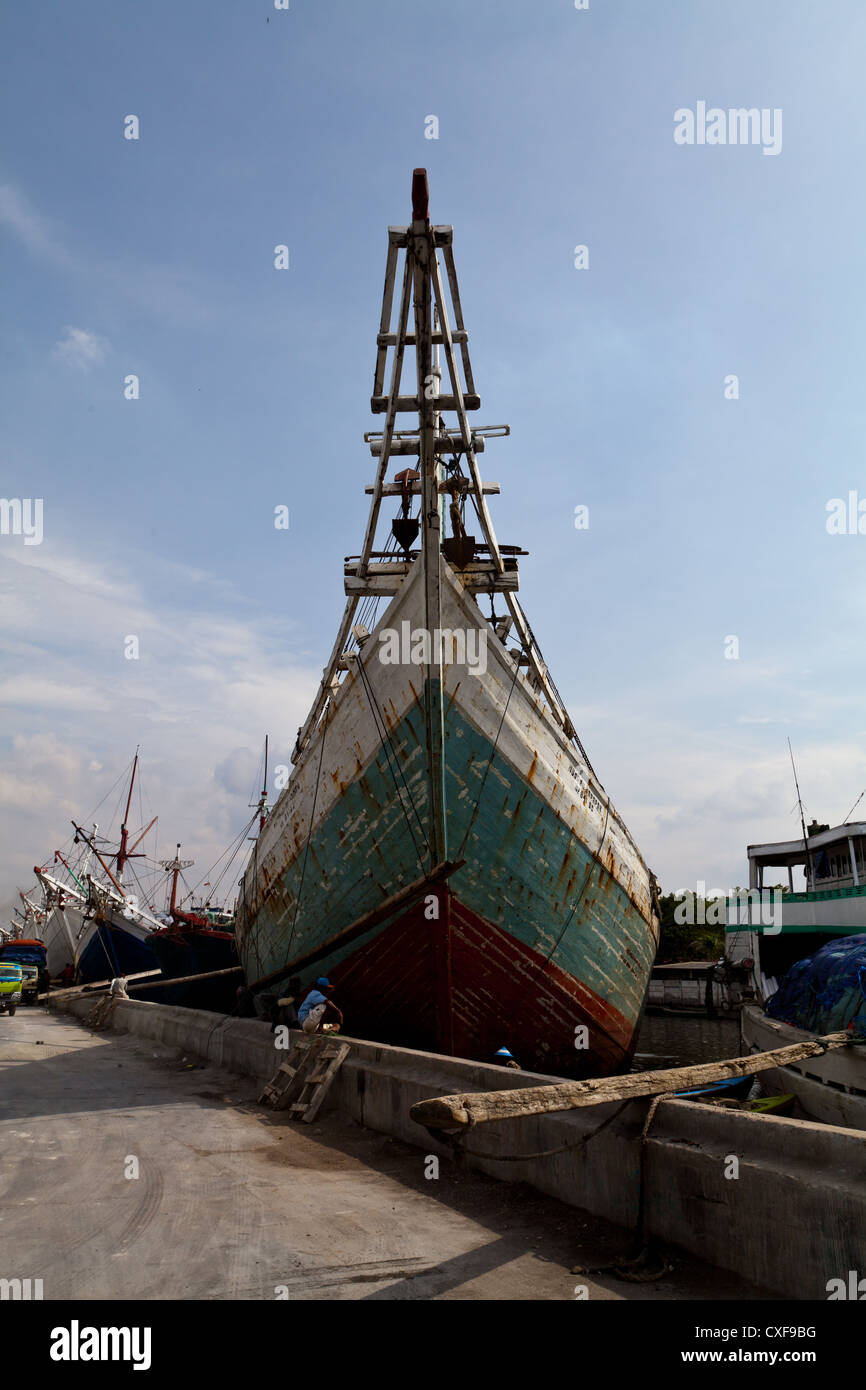 Traditional Sailing Ships in the Port of Sunda Kelapa in Jakarta Stock ...