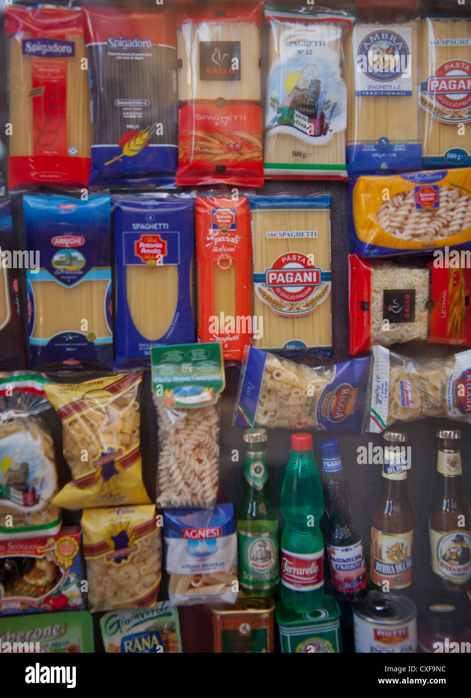 Packets of pasta hi-res stock photography and images - Alamy