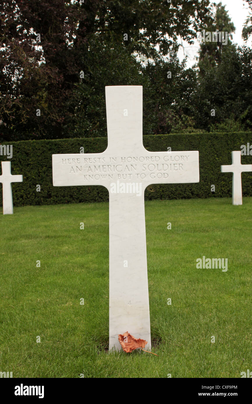 Grave of a soldier "Known but to God" American Flanders Field Cemetery ...