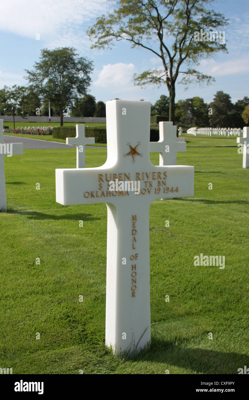 Grave of Staff Sergeant Ruben Rivers recipient of the Congressional ...
