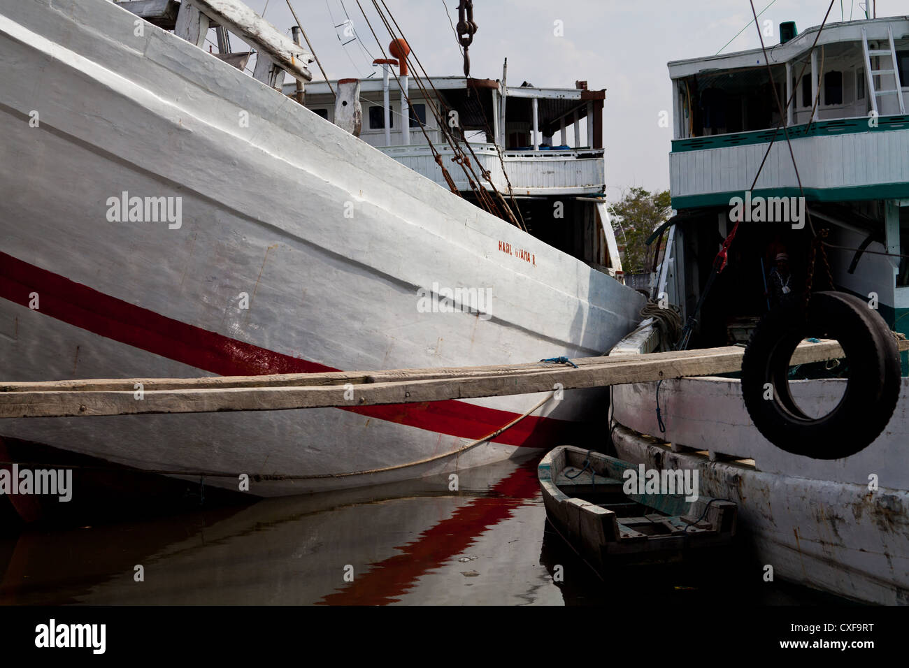 Traditional Sailing Ship in the Ports Sunda Kelapa in Jakarta Stock ...