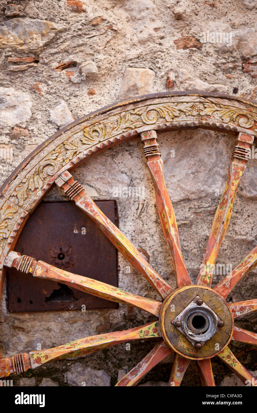 Wooden spoked wheel hi-res stock photography and images - Alamy