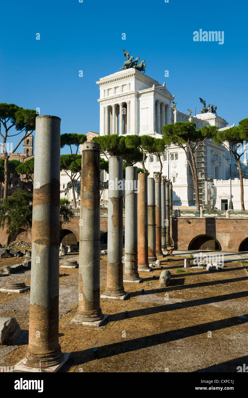 Ancient roman structure hi-res stock photography and images - Alamy