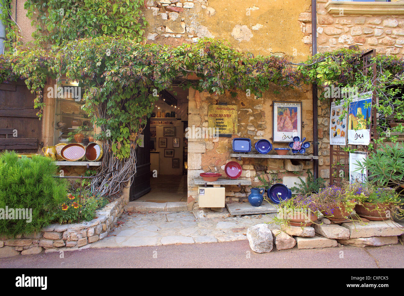 Rousillon village Provence Vaucluse France Stock Photo - Alamy