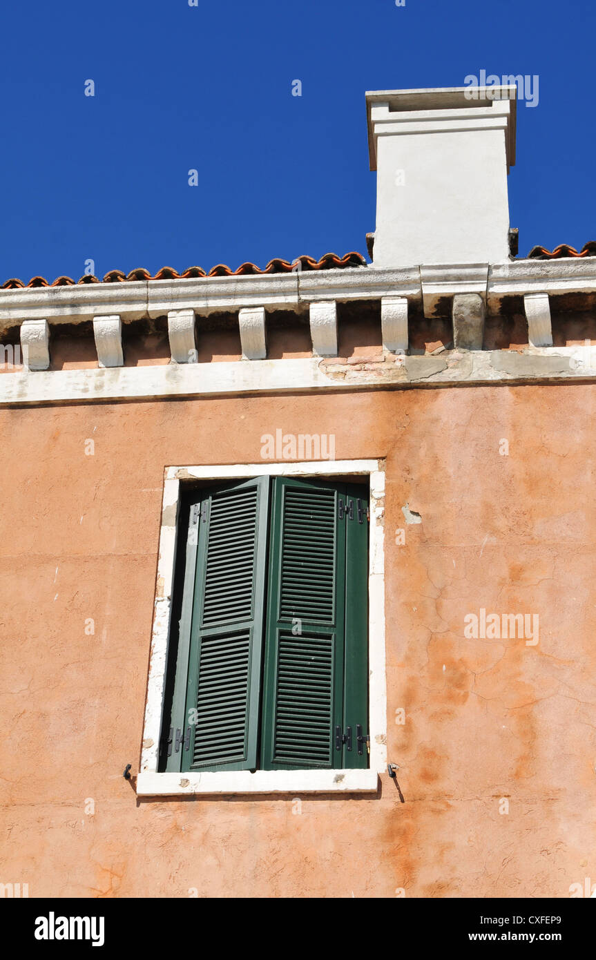 Architectural detail of old window in Venice Stock Photo - Alamy