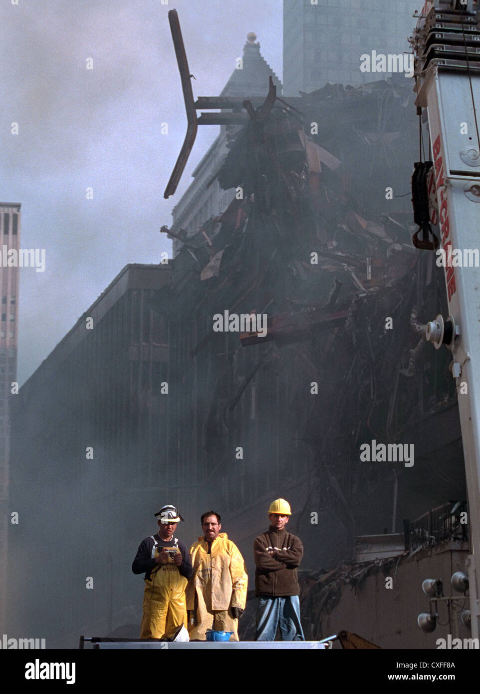 World trade center attack 2001 fire hi-res stock photography and images ...