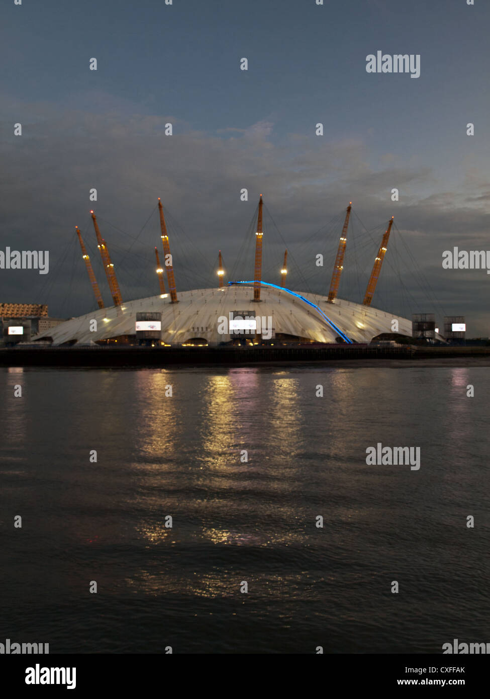 02 arena skyline hi-res stock photography and images - Alamy