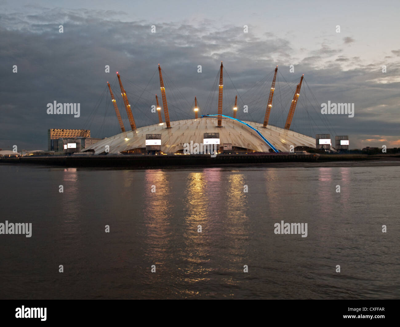 Twilight view of the 02 Arena showing River Thames, London, England ...