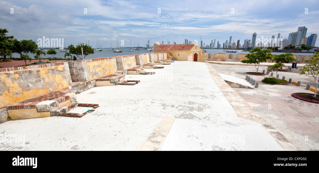 Fortified old city walls at Fuerte San Sebastian del Pastelillo ...