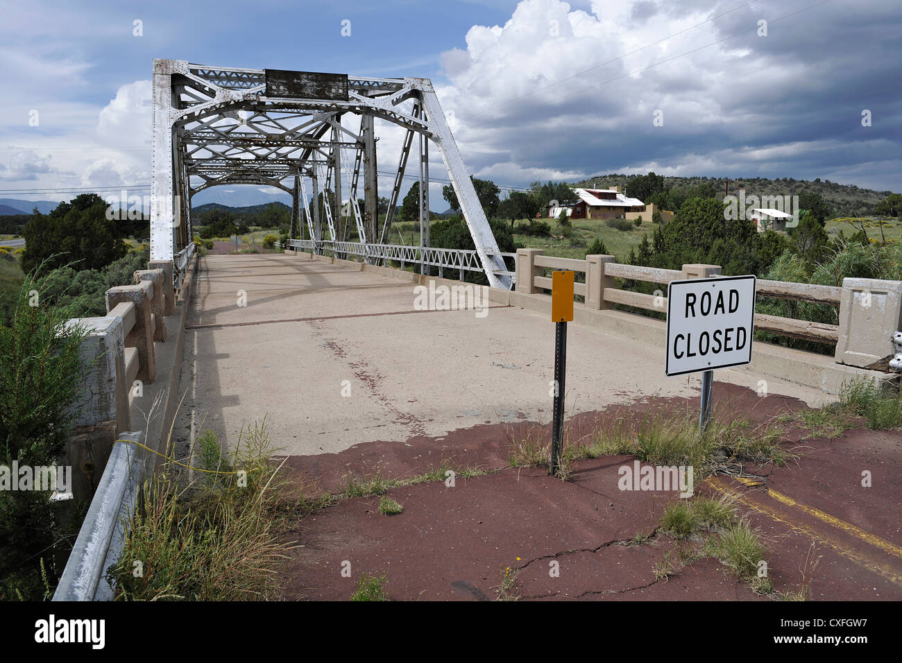 Road closed along Route 66. Winona bridge across Walnut Creek (1925 ...