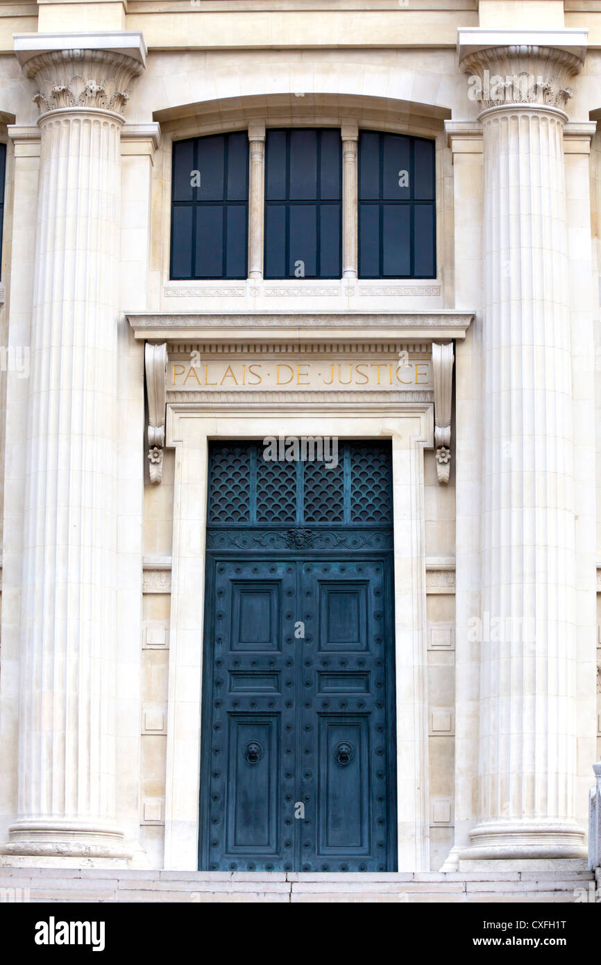 Entry door of the Palais de Justice, Paris, France Stock Photo - Alamy