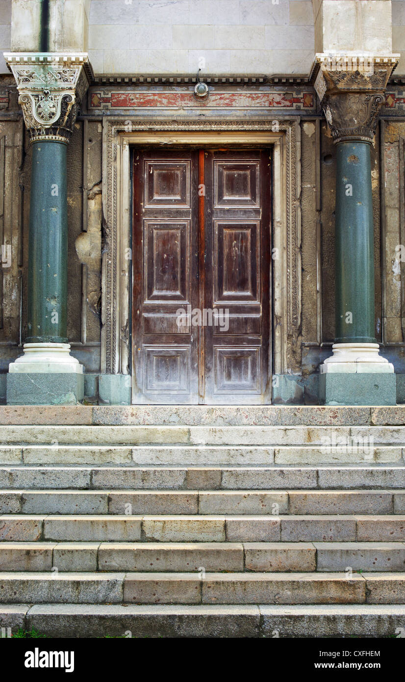Old entrance an hi-res stock photography and images - Alamy
