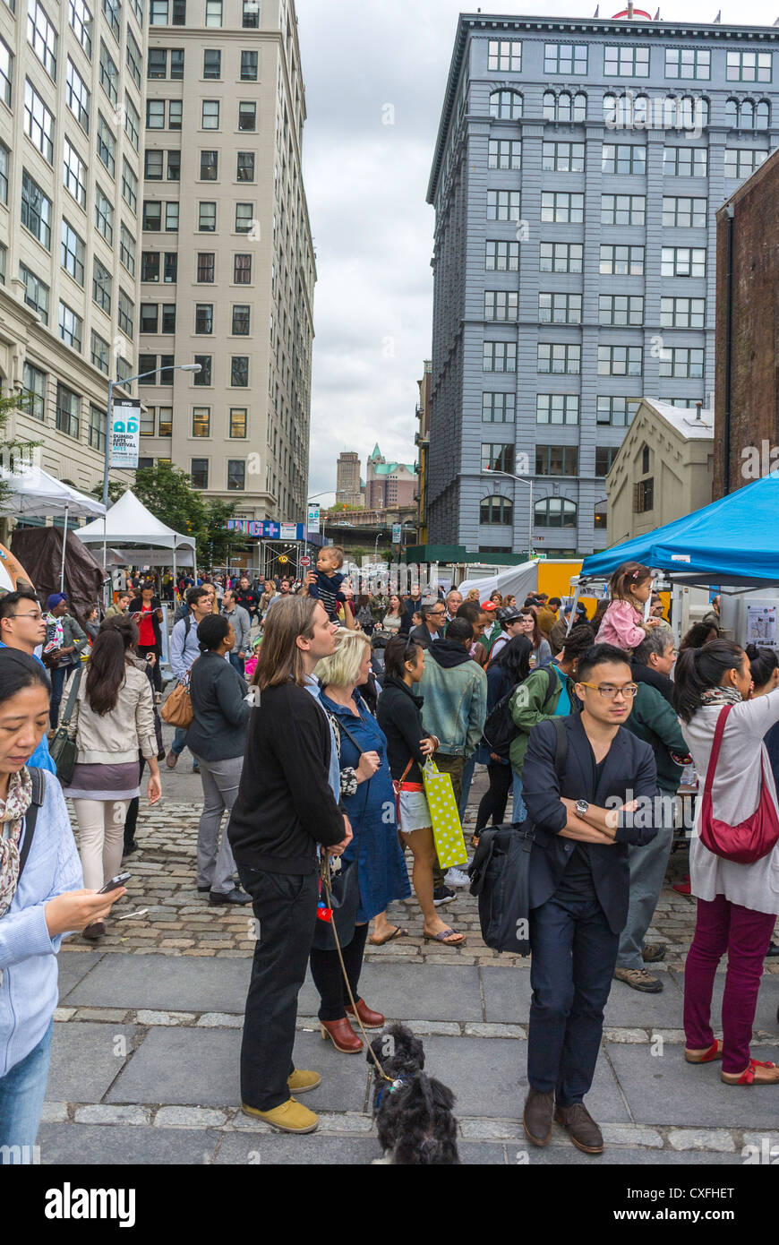 Street festival in dumbo hi-res stock photography and images - Alamy