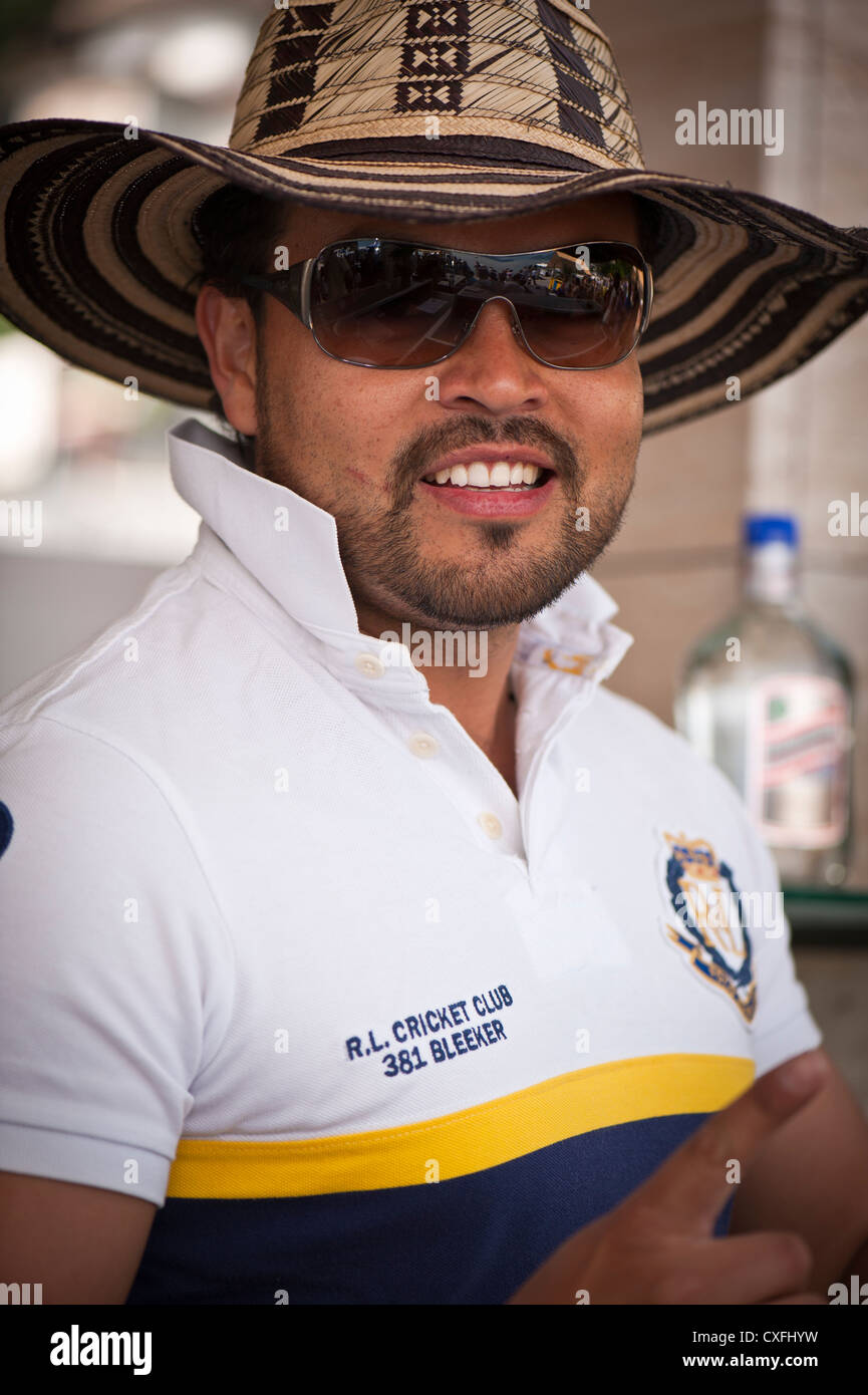 Man in a broad rim hat Stock Photo - Alamy