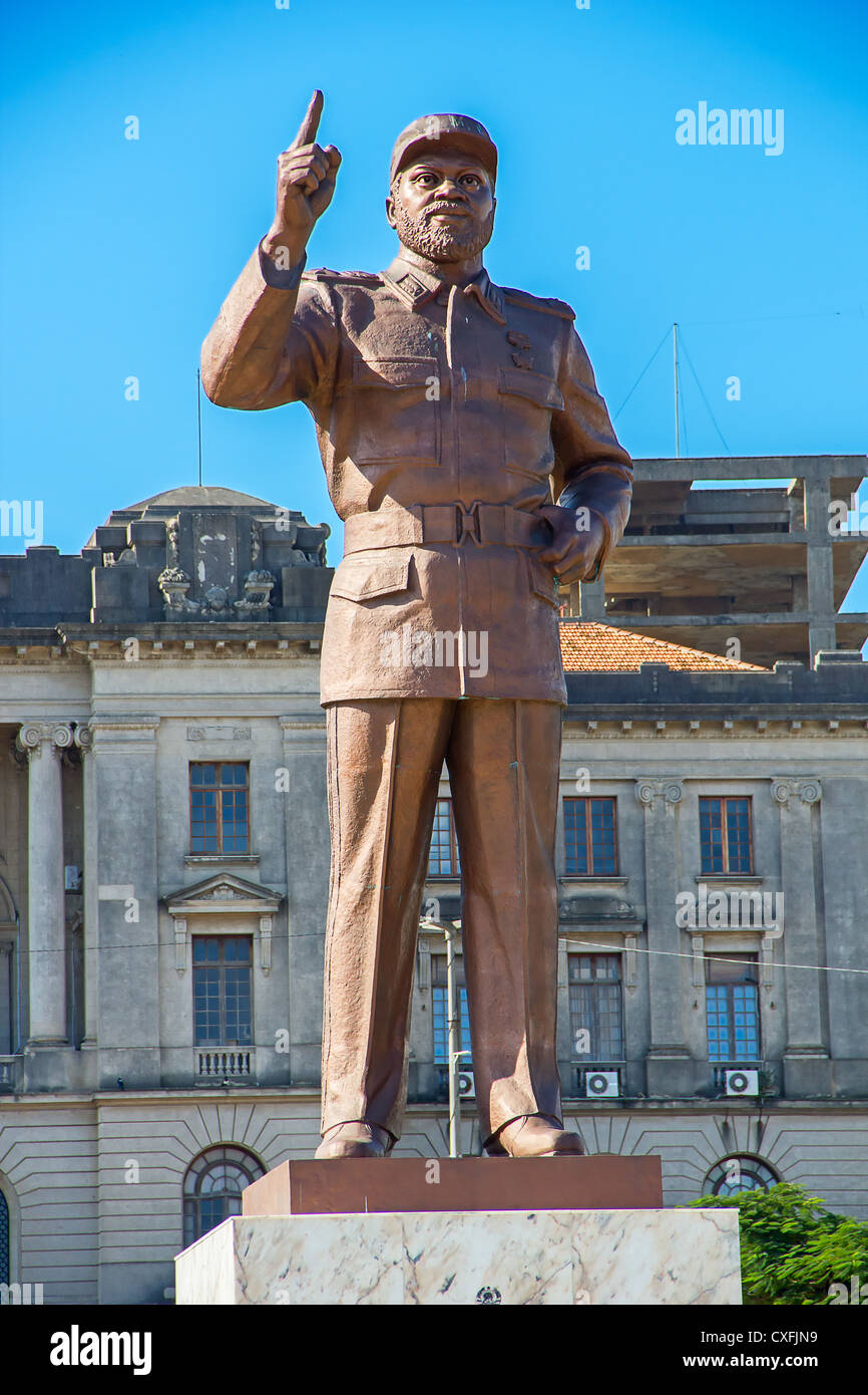 Statue in maputo hi-res stock photography and images - Alamy