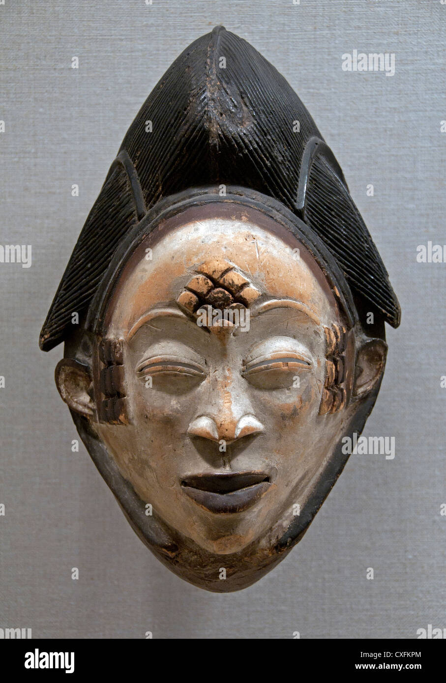 Punu hi-res stock photography and images - Alamy