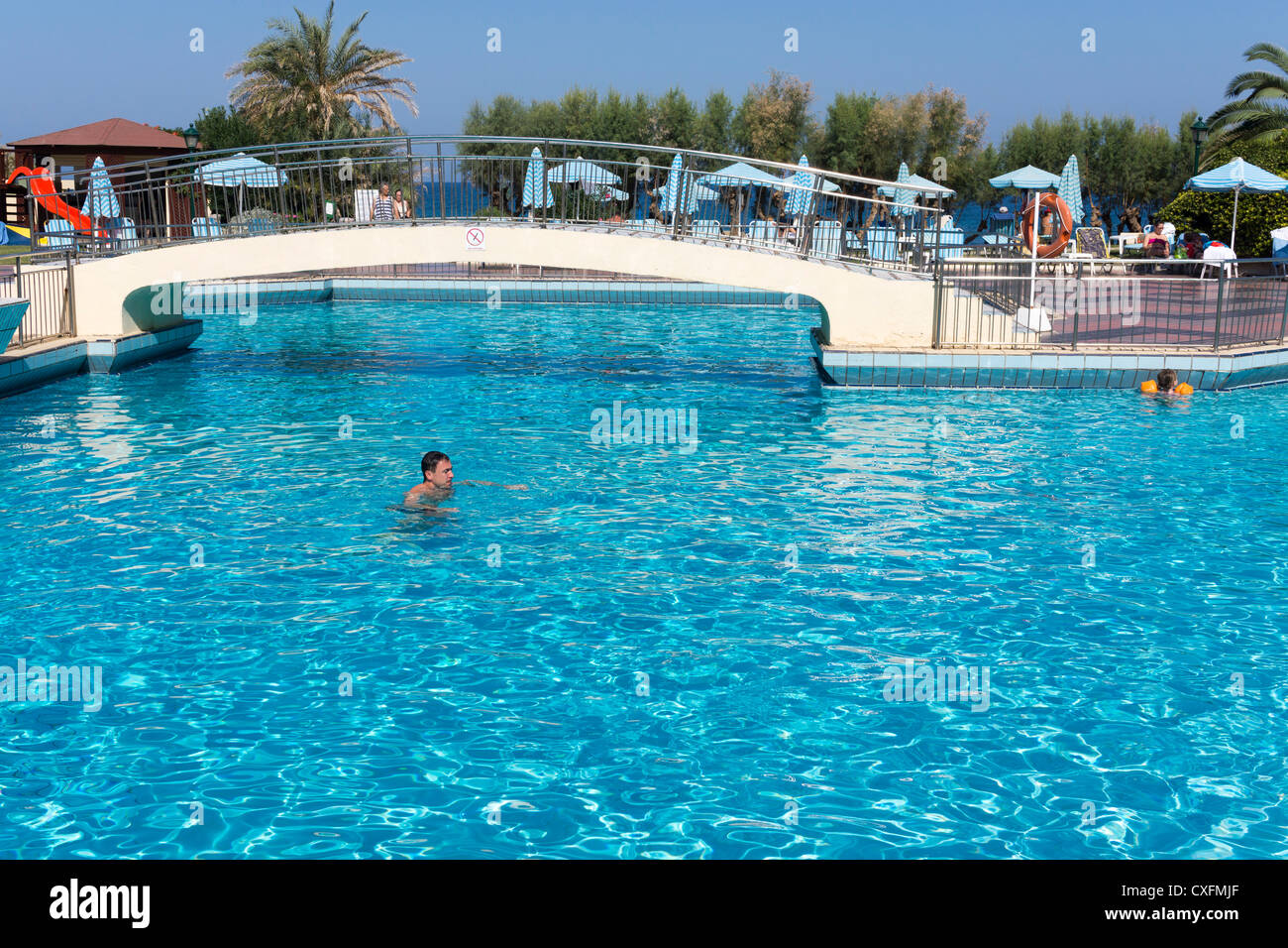 Hotel swimming pool hi-res stock photography and images - Alamy