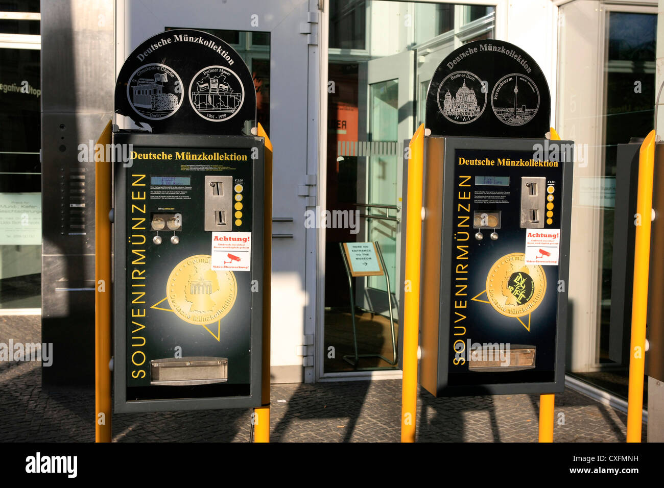 Wall Slot Machine High Resolution Stock Photography and Images - Alamy