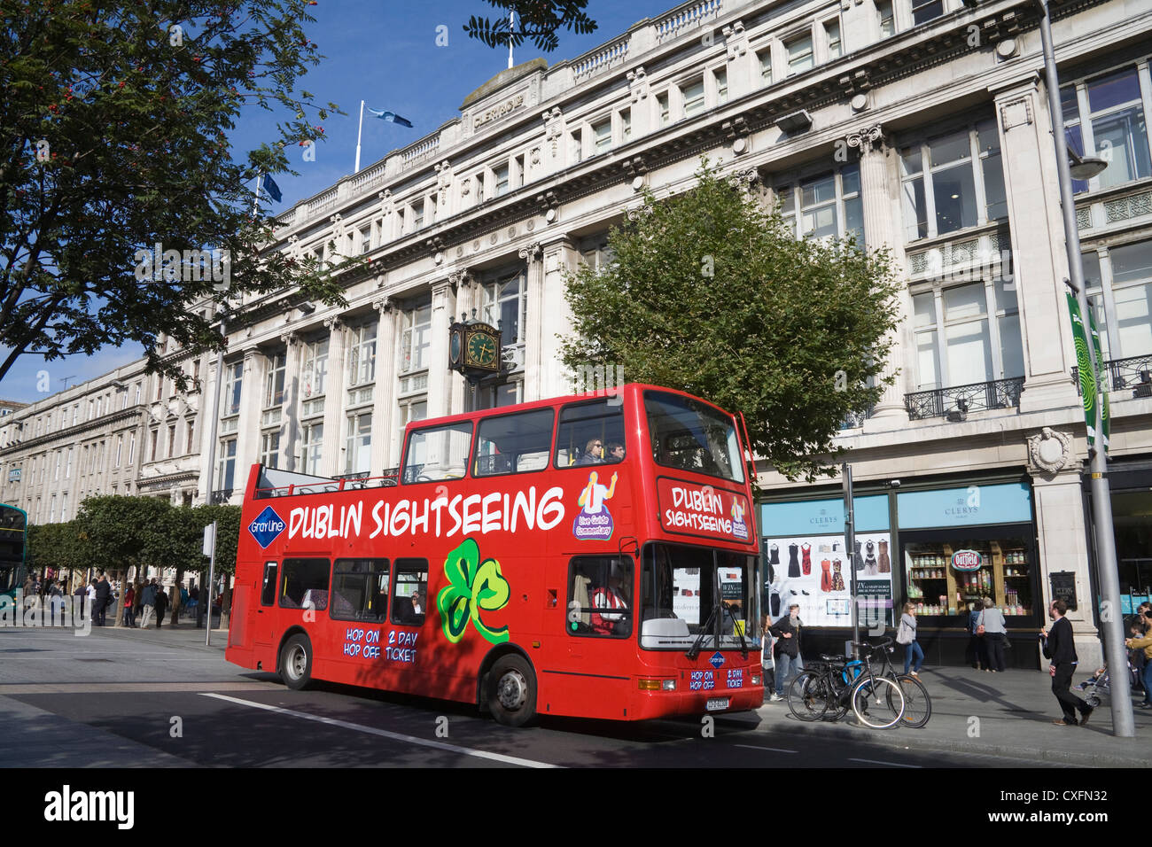 Bus in oconnell street hi-res stock photography and images - Alamy