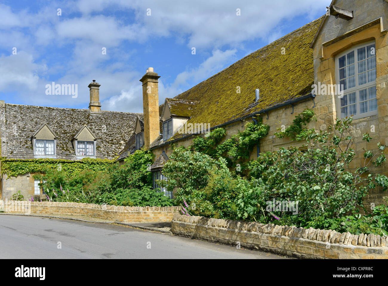 house high street stanton cotswolds gloucestershire uk Stock Photo - Alamy