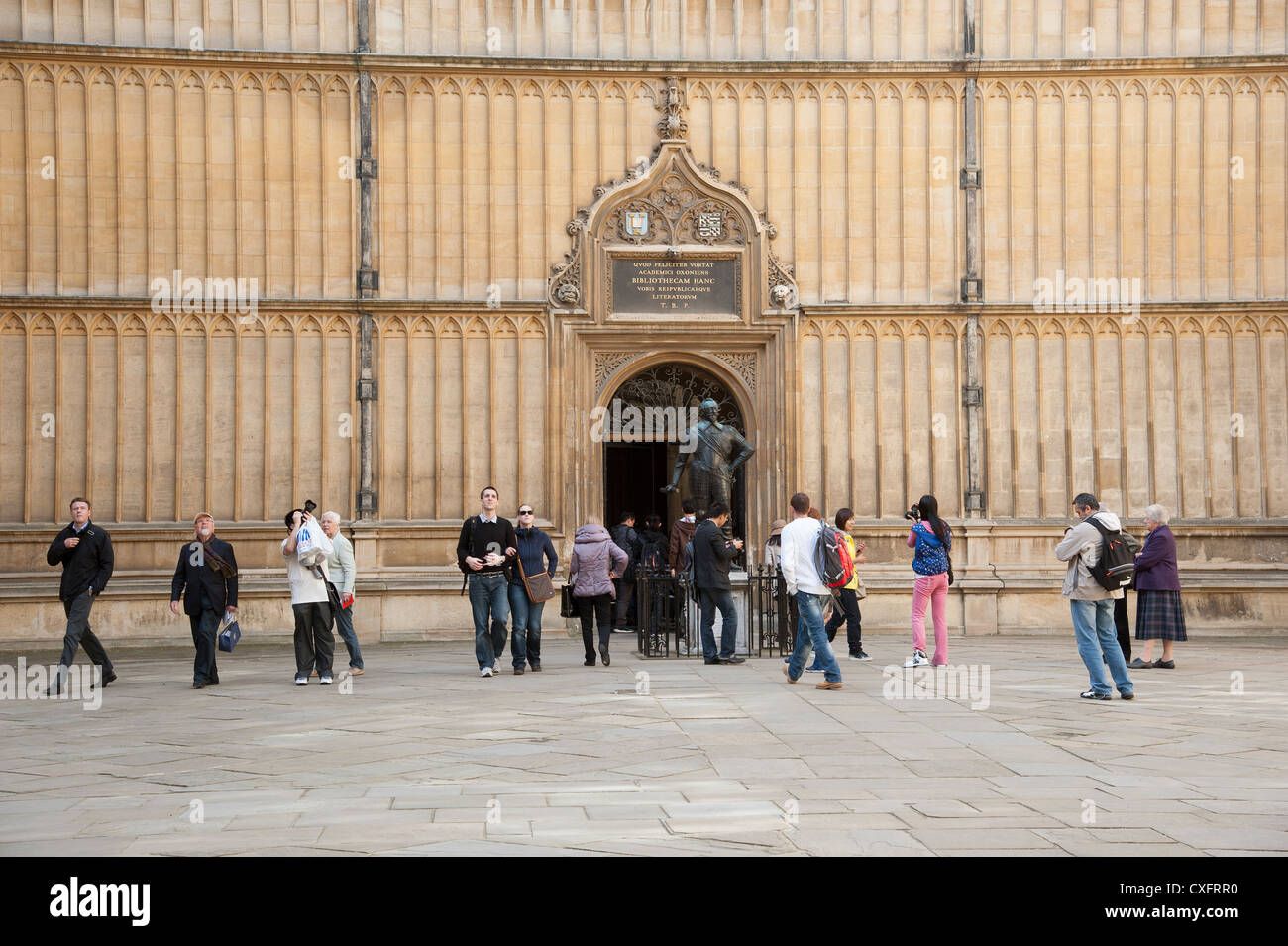 Entrance of bodleian library hi-res stock photography and images - Alamy