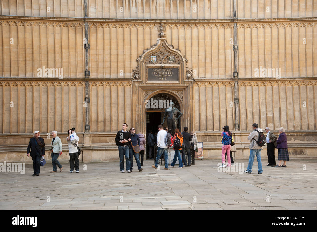 Entrance of bodleian library hi-res stock photography and images - Alamy