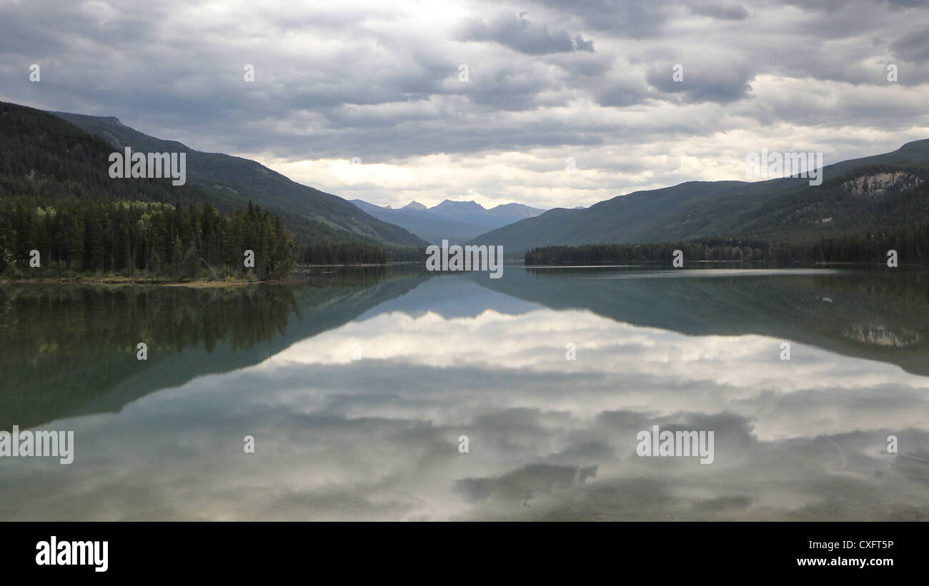 Yellowhead lake hi-res stock photography and images - Alamy