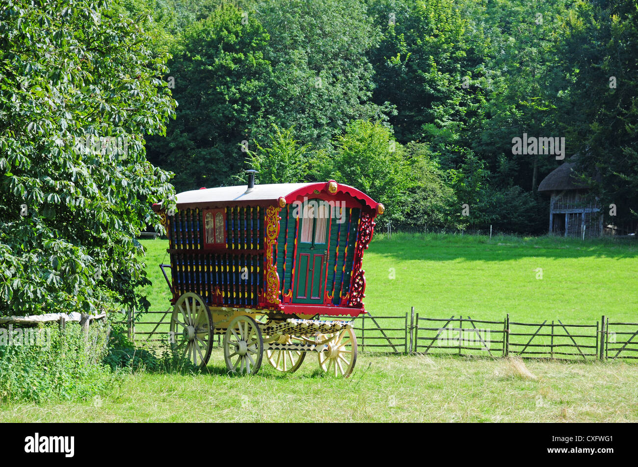 Gypsy caravan hi-res stock photography and images - Alamy