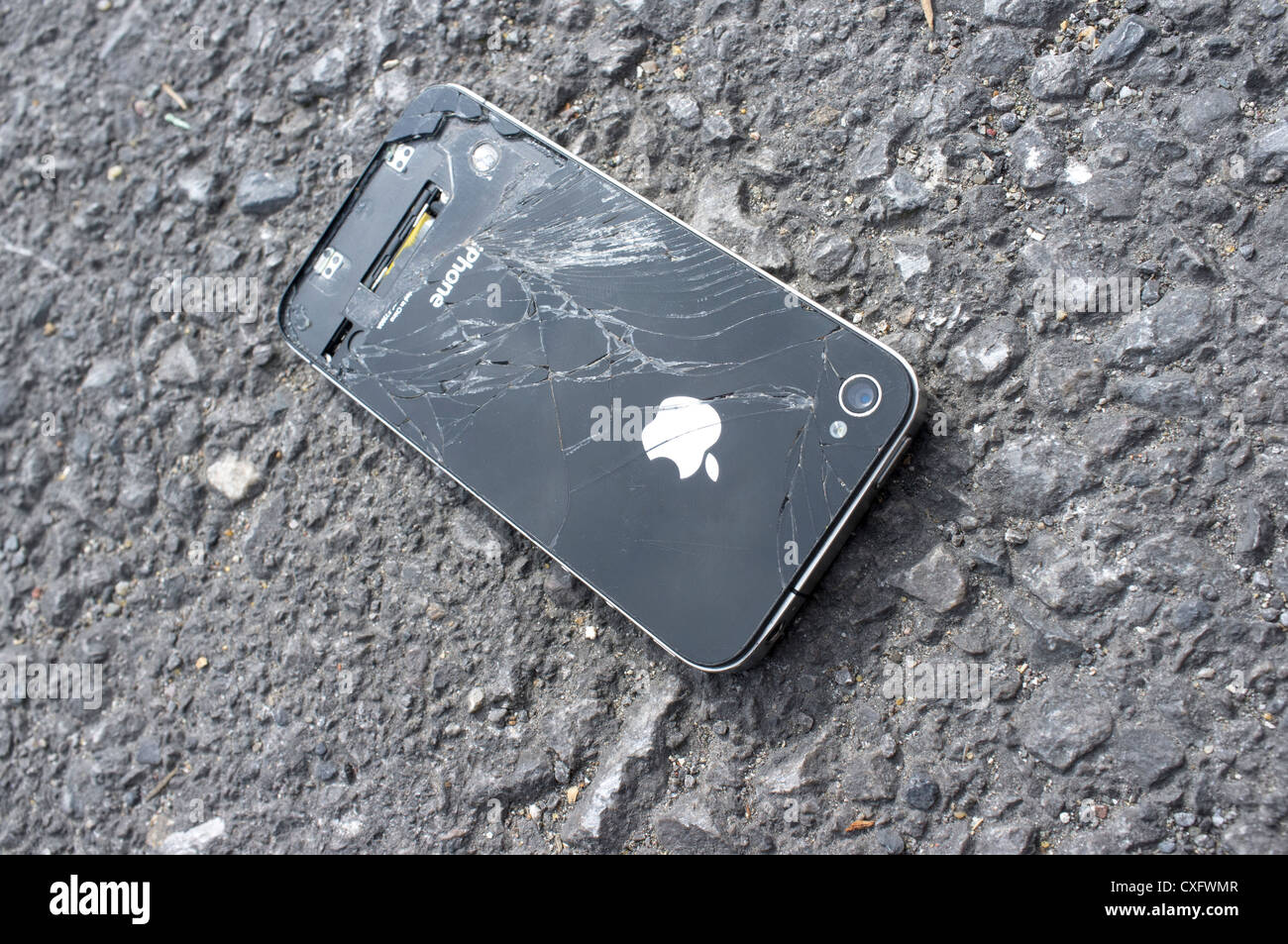 Broken Apple iPhone Stock Photo - Alamy