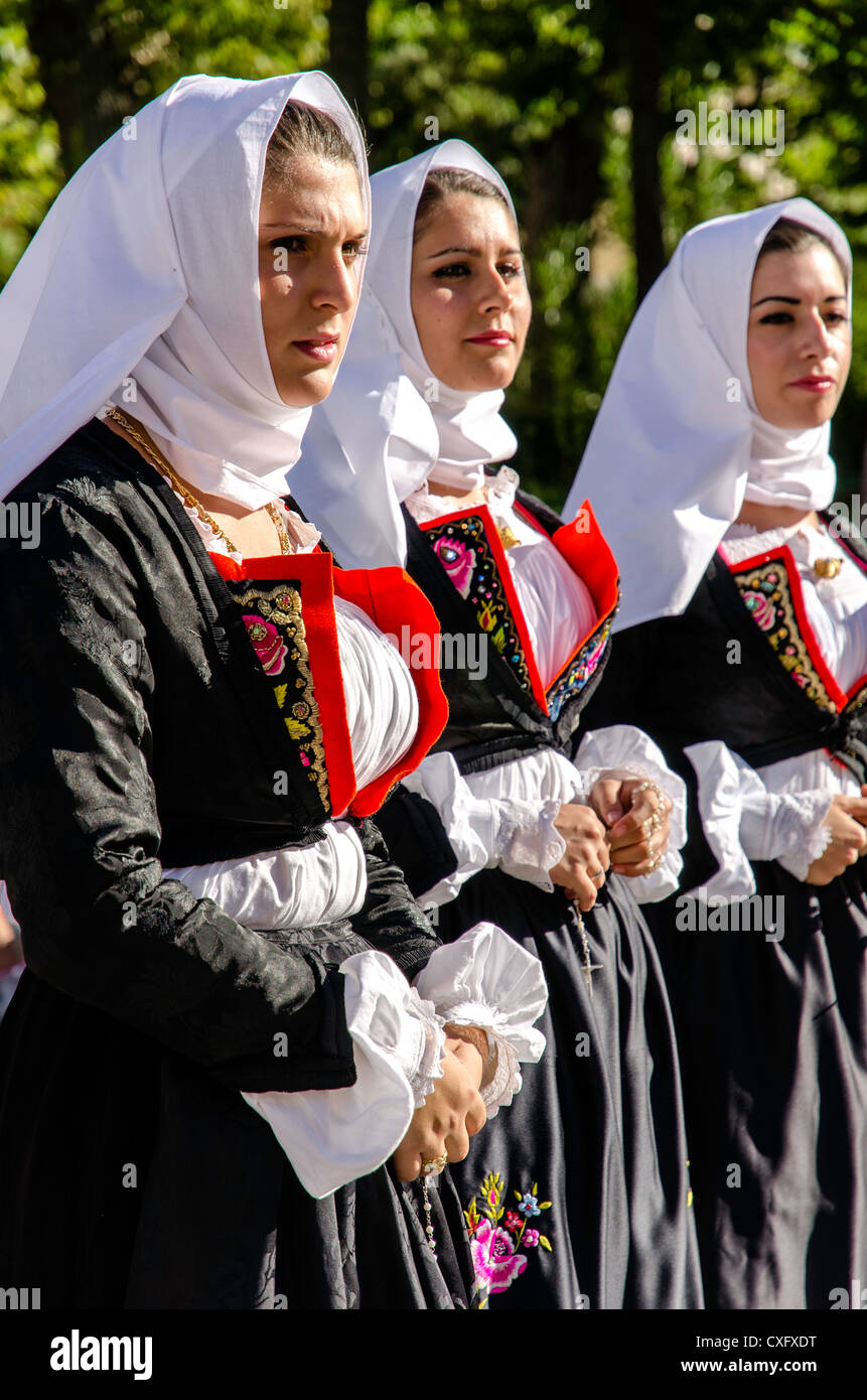 Women sardinian traditional dress hi-res stock photography and images ...