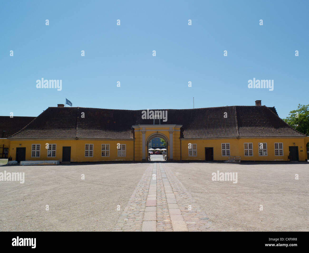 Four wing building hi-res stock photography and images - Alamy