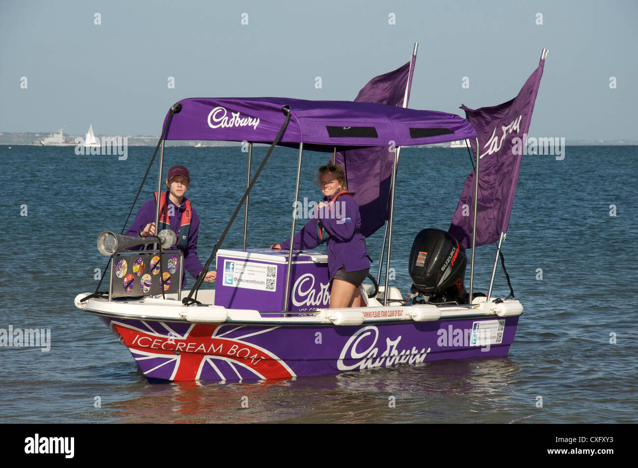 British ice cream boat hi-res stock photography and images - Alamy