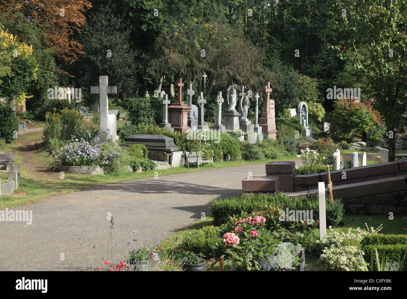 Highgate cemetery east hi-res stock photography and images - Alamy