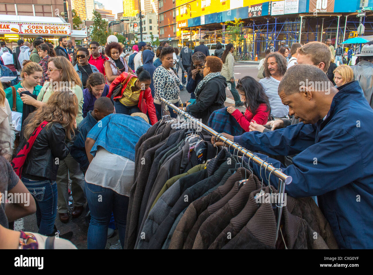 New York City, USA, Large Crowd People Shopping browsing vintage shop ...
